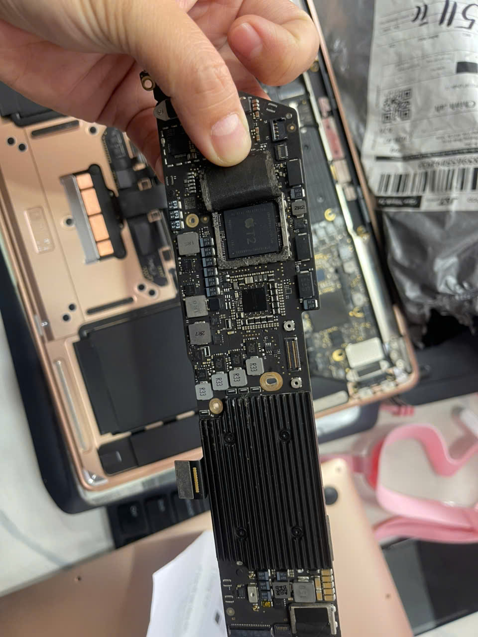 CỨU NGUY MACBOOK MẤT NGUỒN – VÔ NƯỚC: SỬA MAIN CHUYÊN SÂU, TIẾT KIỆM 70 ...